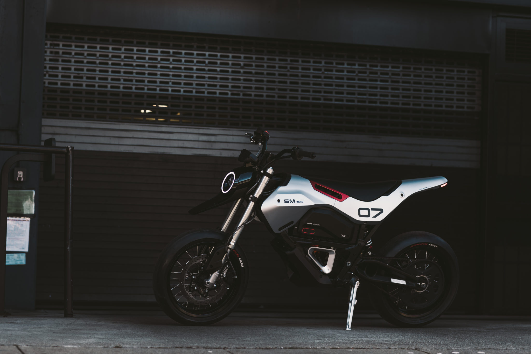 Huge Moto custom Zero FXS - The Bullitt